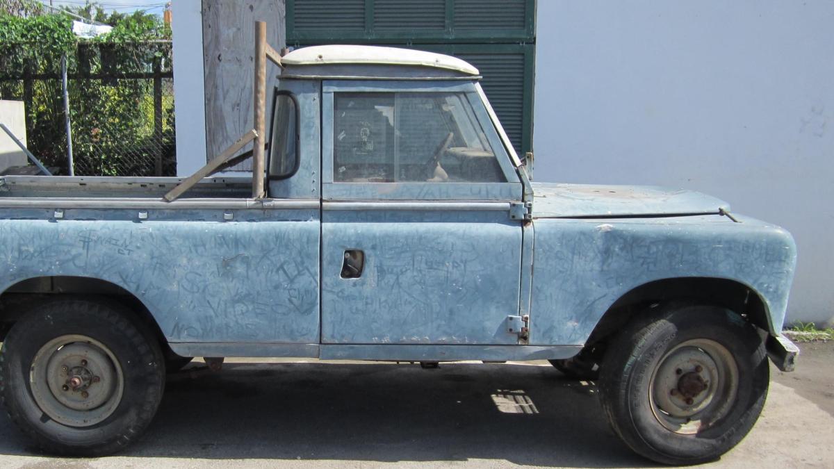 Como foi a restauração da Land Rover Defender de Bob Marley