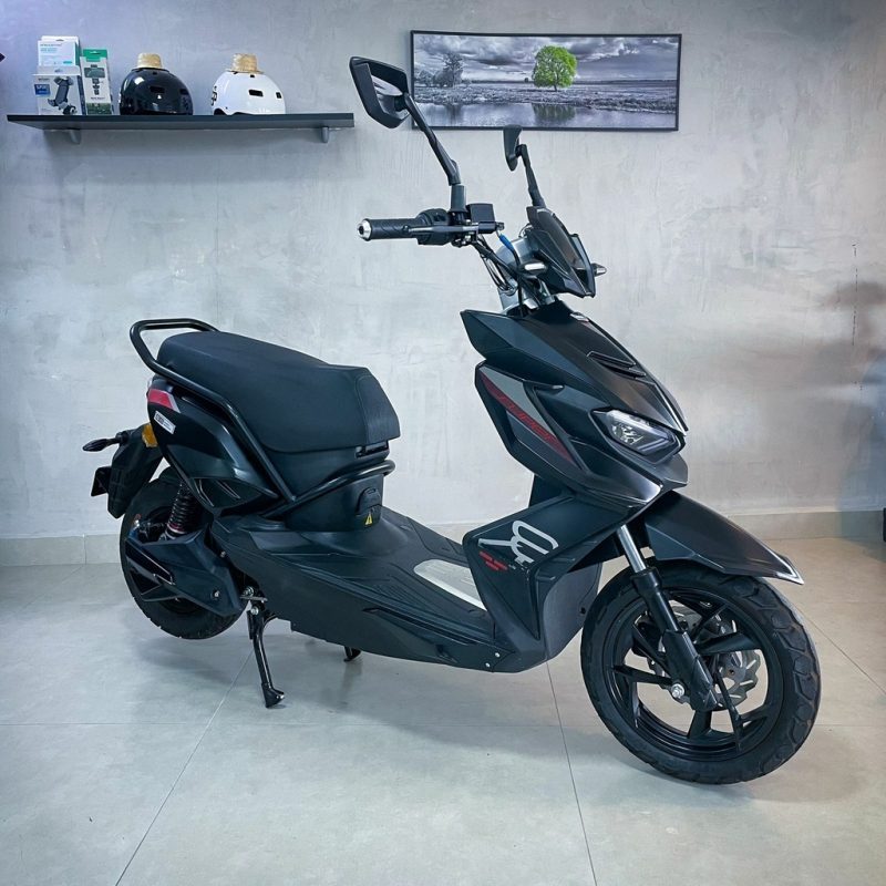 Moto elétrica precisa de CNH? 7 modelos que não precisam